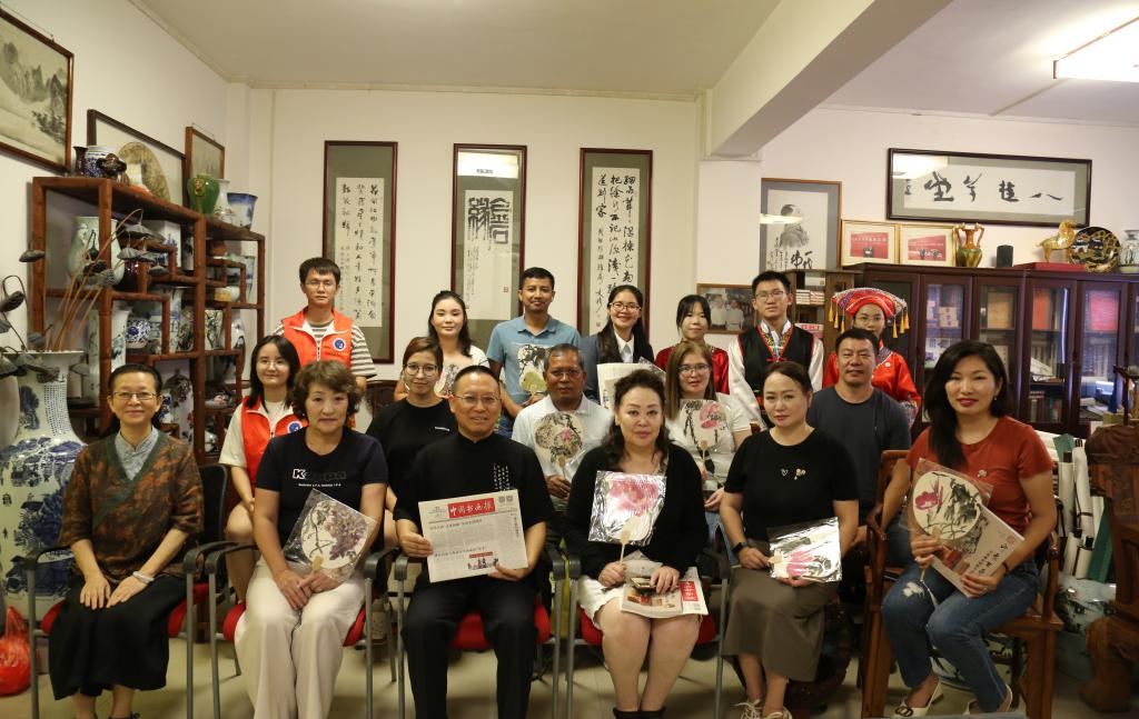 2025年版专业介绍（英语+翻译)-右江民族医学院招生信息网